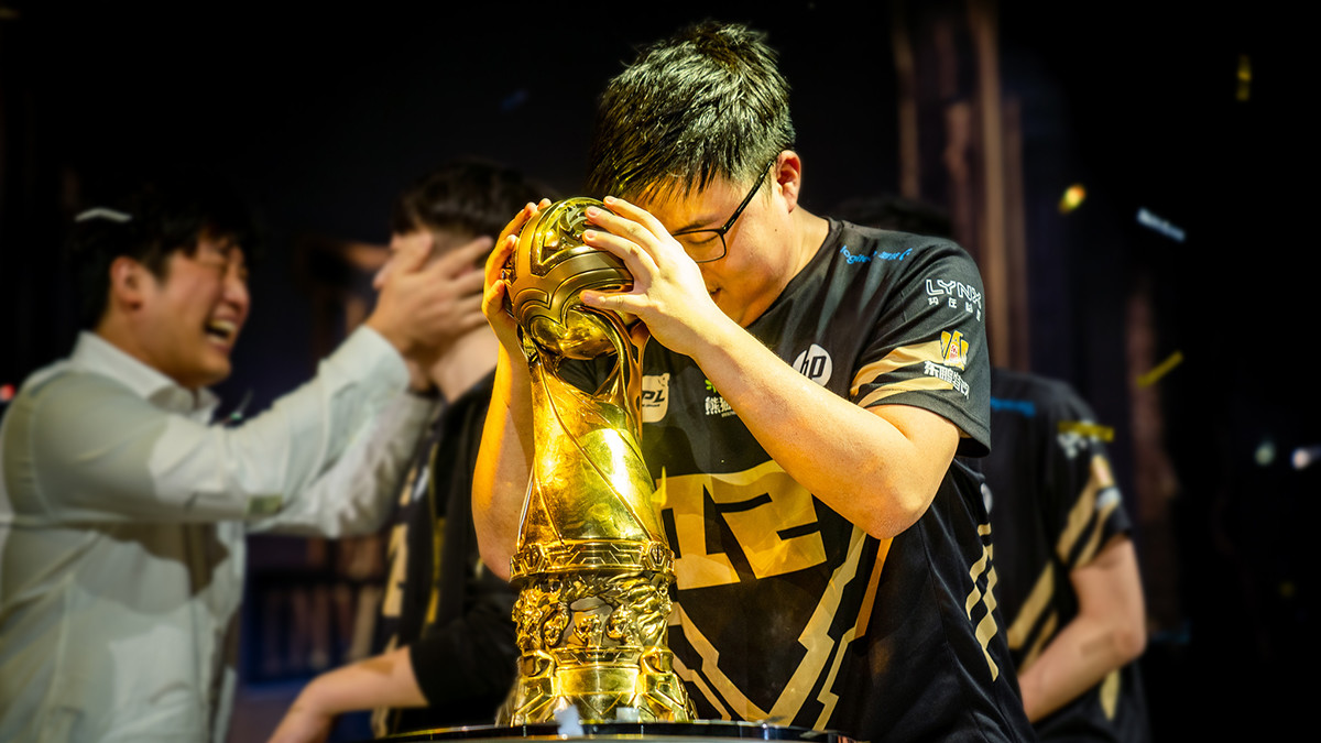 LoL: Los 7 años de vida de la LPL china en 7 fotos - Millenium