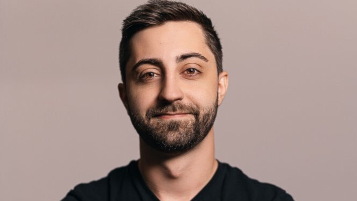 Un streamer está jugando 19 horas al día en directo para batir un ...