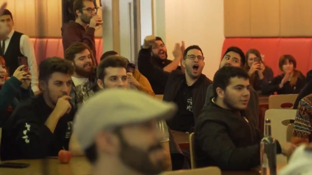 La felicidad de Sh4rin y la liberación de los rioters: así se vivió en Londres el aniversario de ...