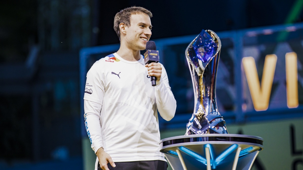LoL: Perkz lanza un travieso comentario sobre la retirada de Doublelift ...